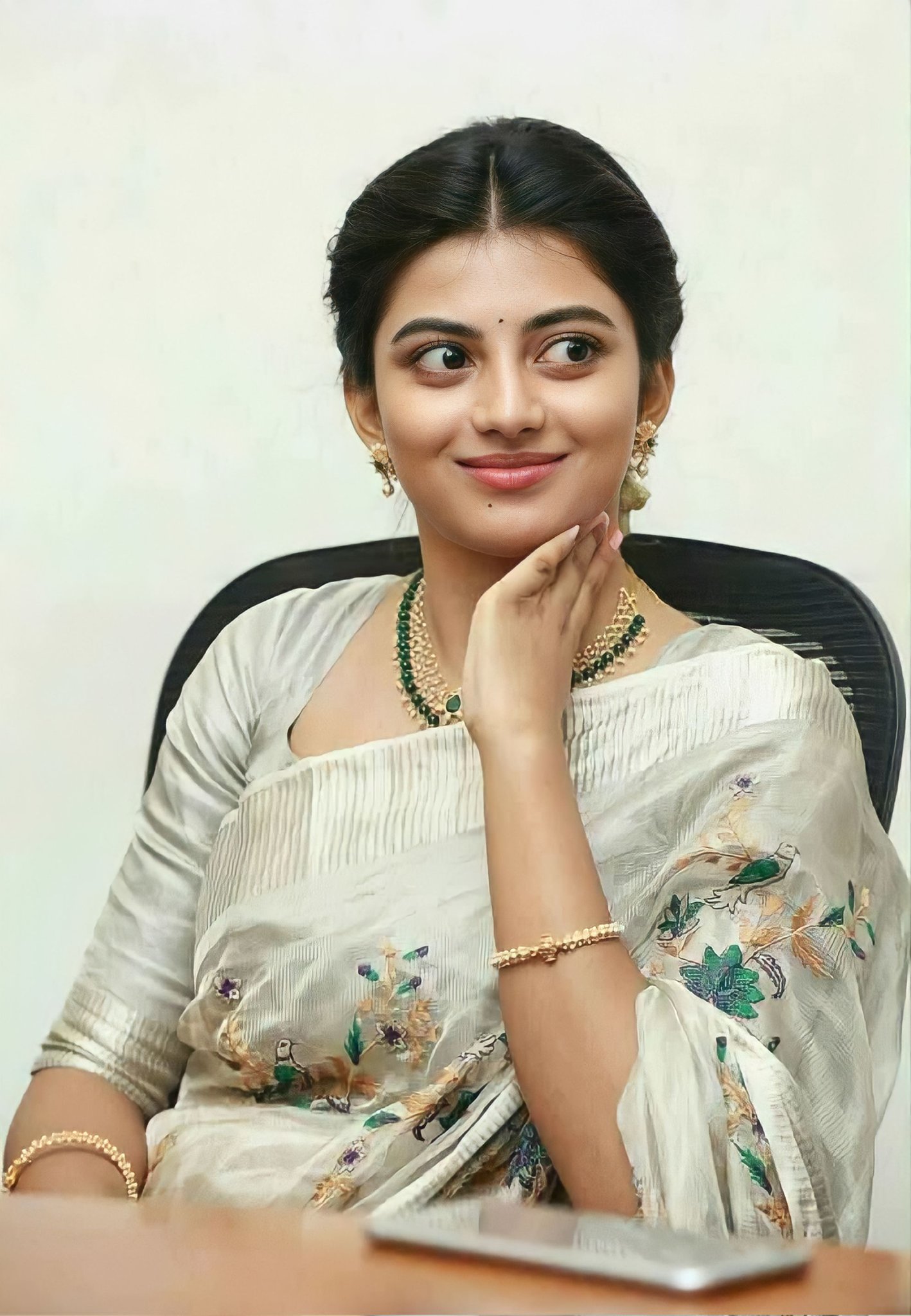 actress anandhi - Thaaii Magazine