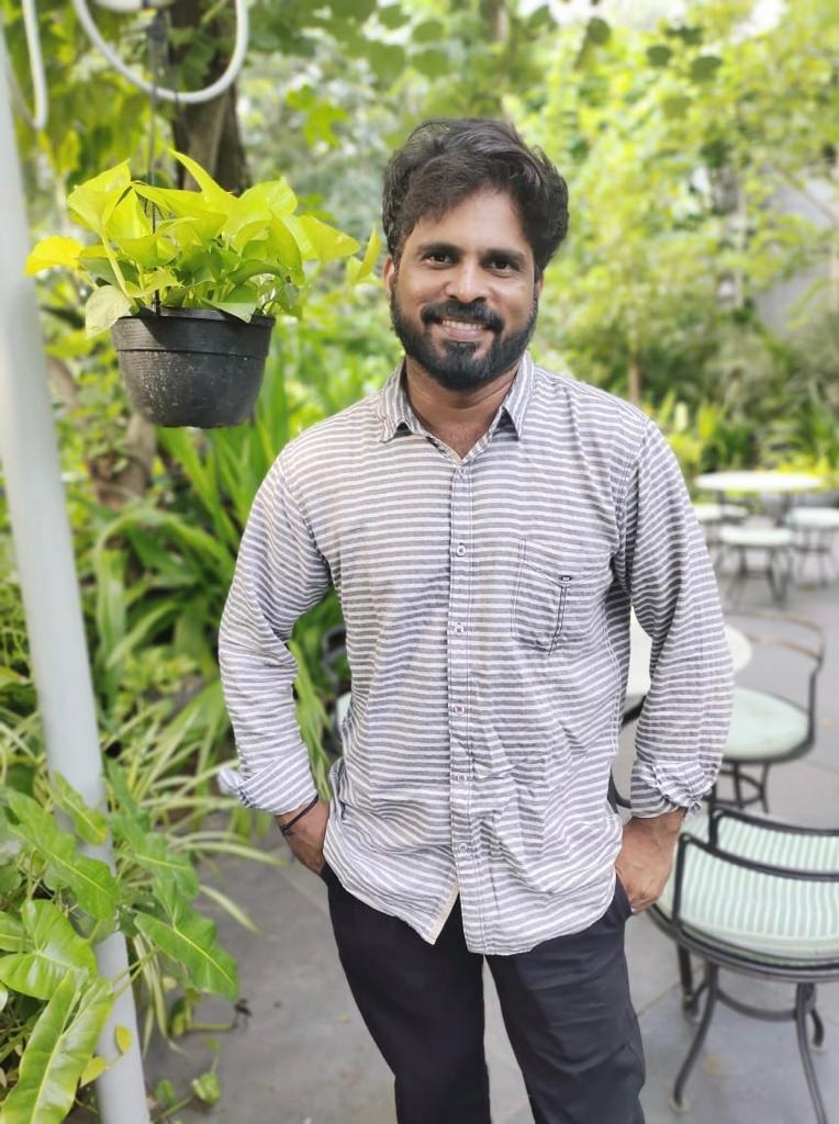 கிராமத்து வாழ்க்கையை சொல்லும் பாடல்! - Thaaii Magazine